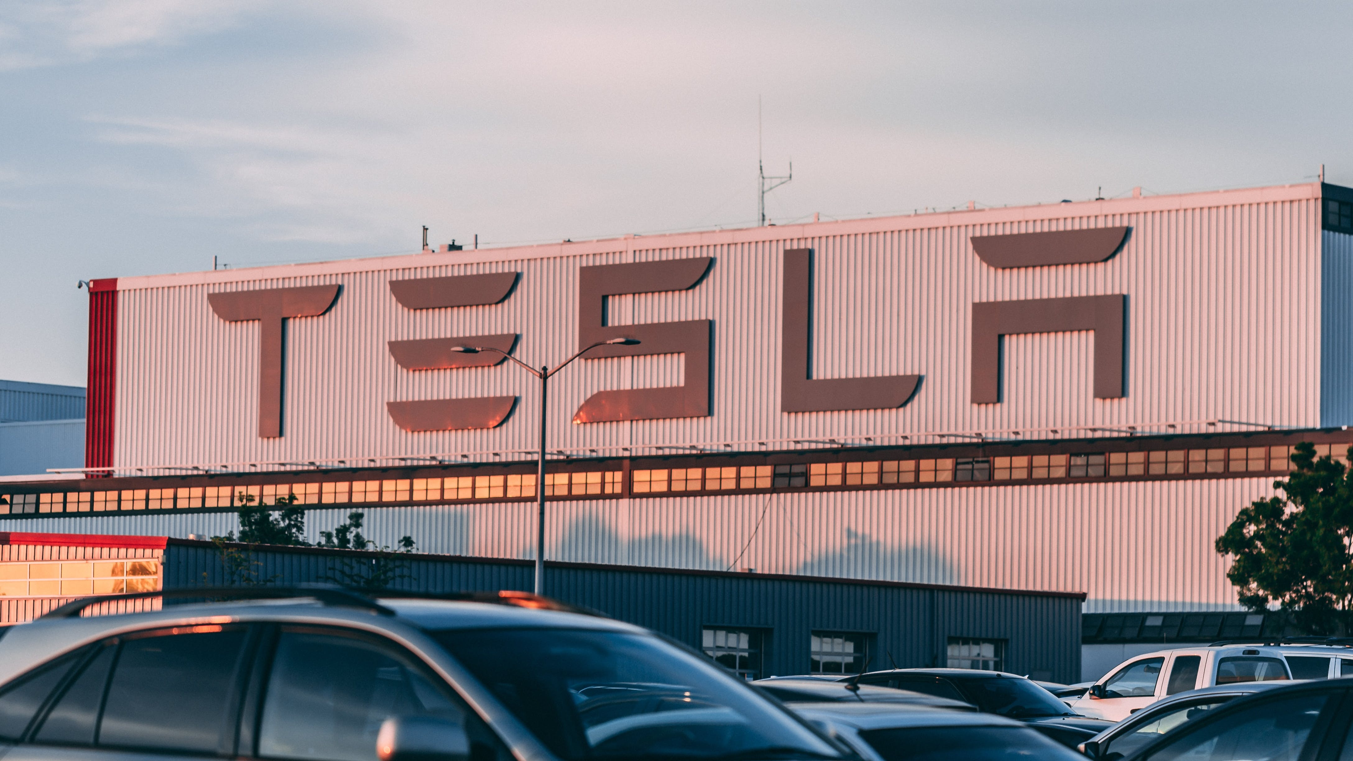 Tesla Revises Inaccurate Range Estimates in Response to New EPA Rules ...